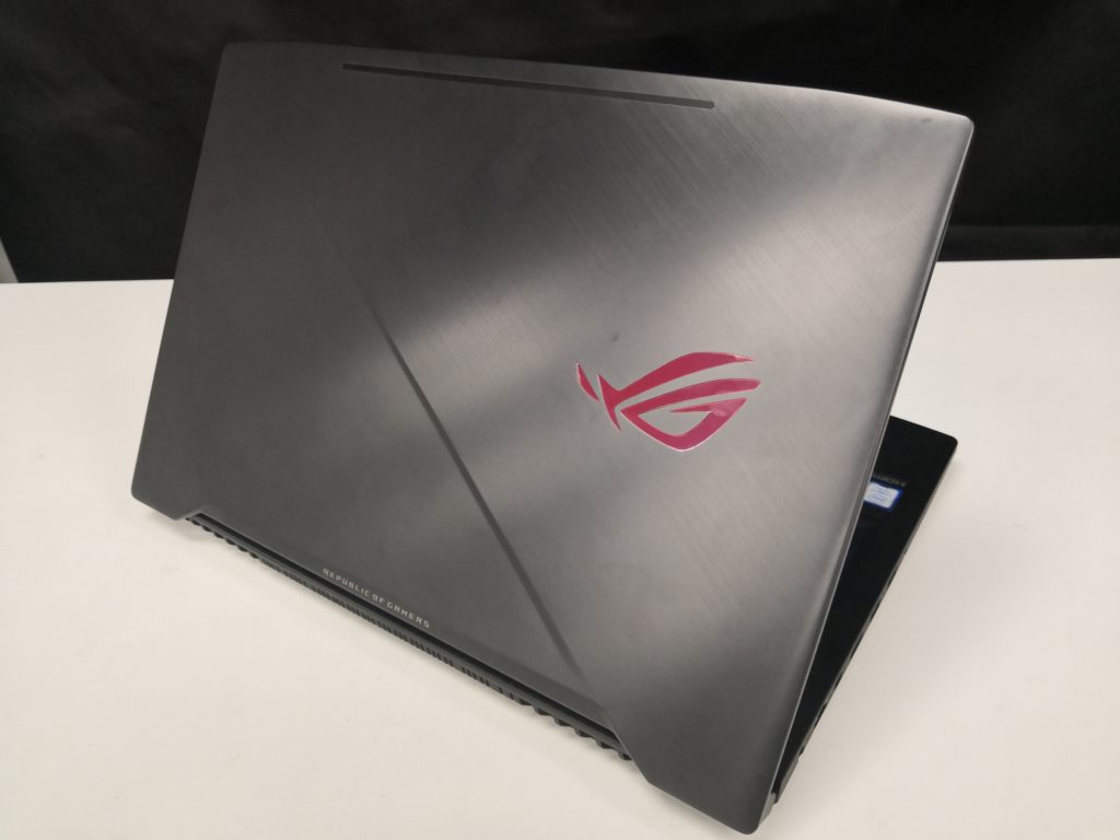 ASUS ROG Strix SCAR Edition VS Strix Hero Edition Review - GamerBraves