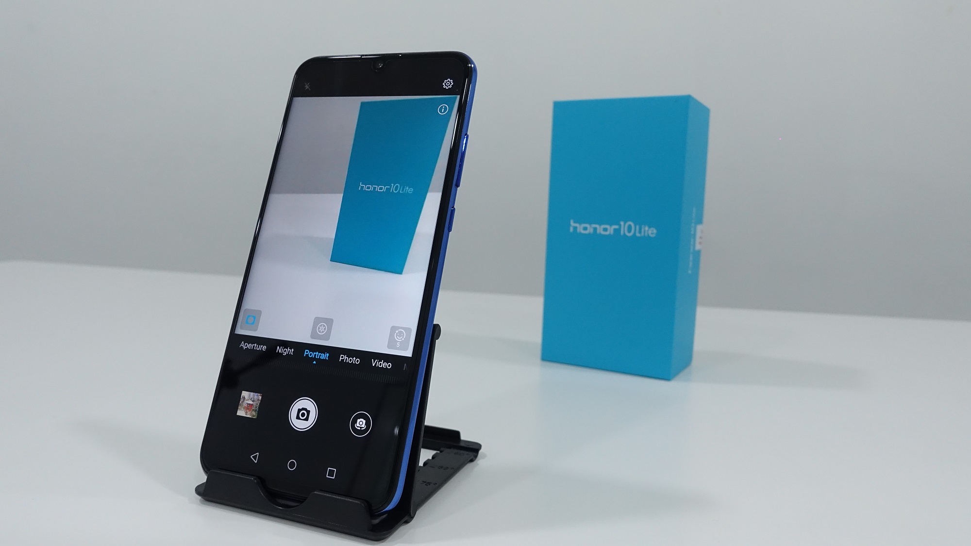 HONOR 10 Lite Review - A budget version of HONOR 10 with decent ...