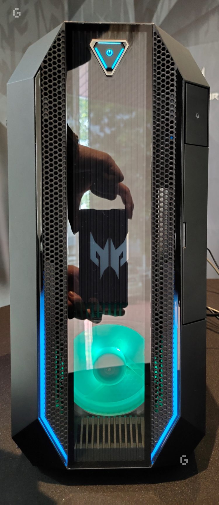 Made for each other: Predator Orion 3000 and Predator XB3 Gaming ...