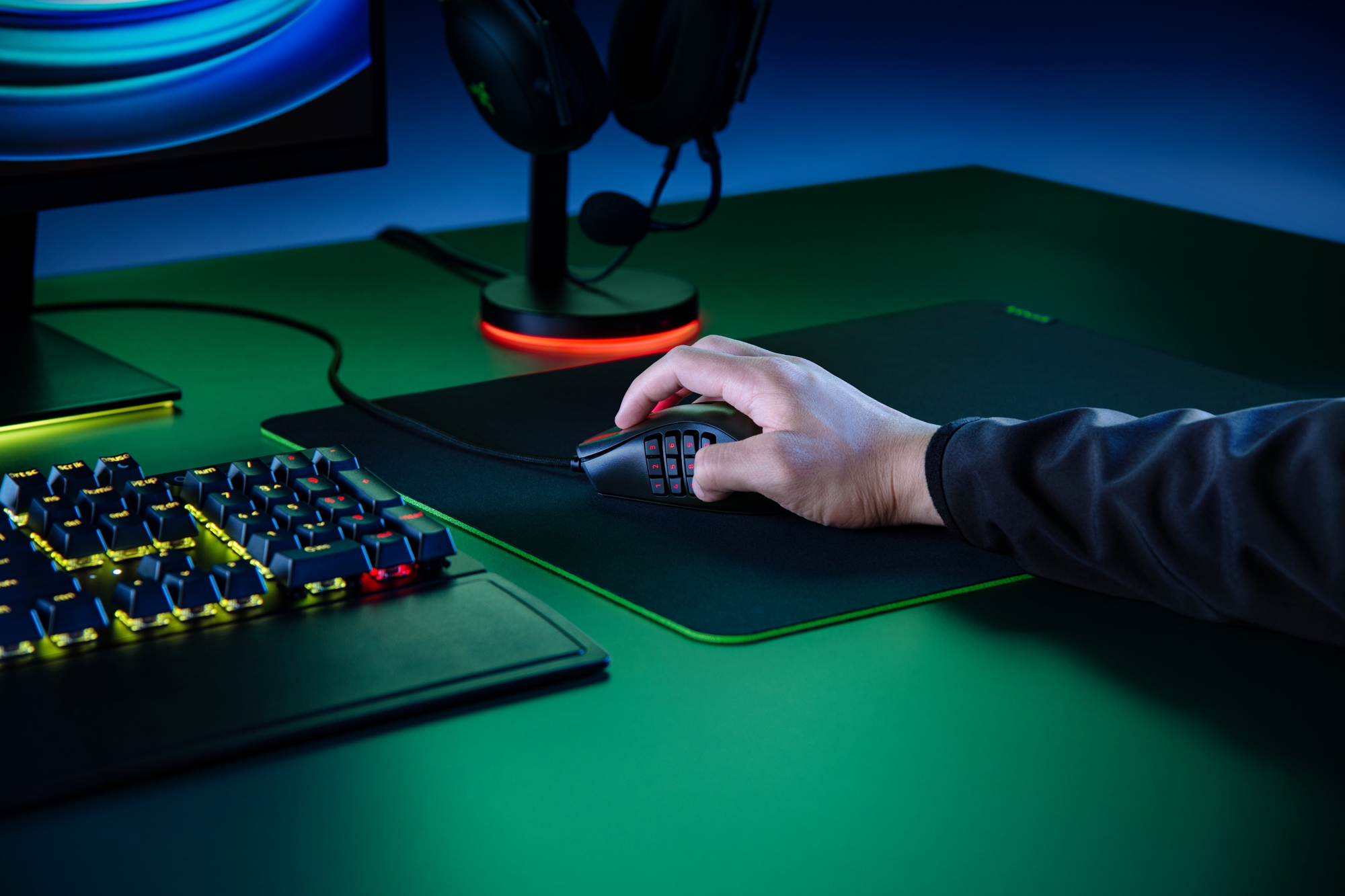 Razer Naga X — Razer's newest MMO mouse that will lead your guild to ...