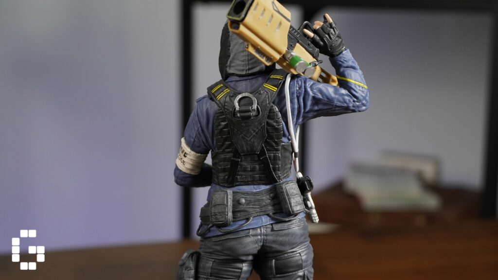 Ubistore Exclusive Six Series Hibana and Master Assassin Ezio Figure ...