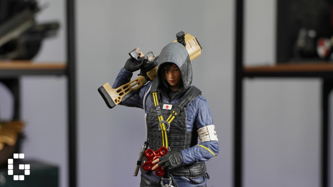 Ubistore Exclusive Six Series Hibana and Master Assassin Ezio Figure ...