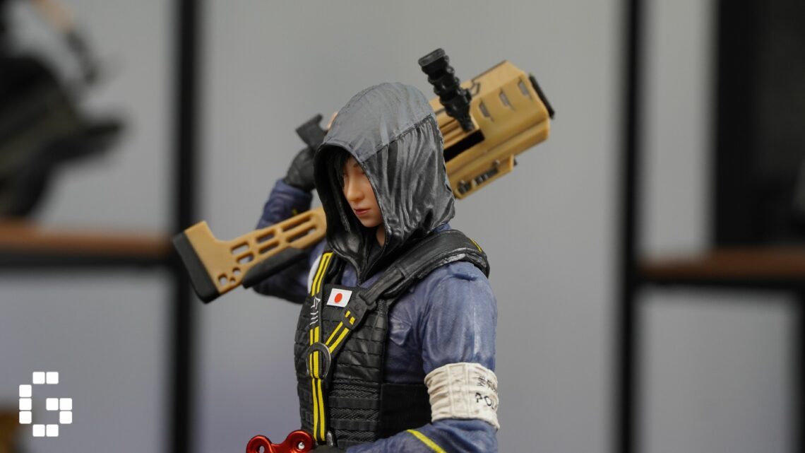 Ubistore Exclusive Six Series Hibana and Master Assassin Ezio Figure ...